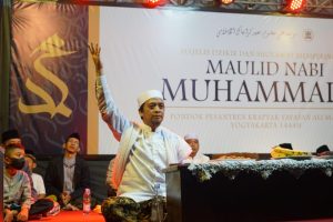 KH. Zaky Muhammad: Bentuk Mencintai Kanjeng Nabi di Masa Kini – Pondok ...